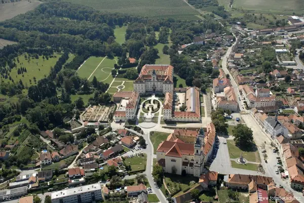 Zámecký park - Zámek Valtice